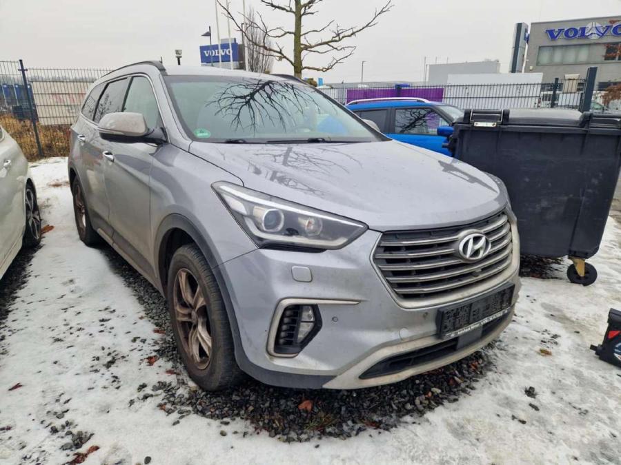 Pelēks Hyundai Grand Santa Fe 2017 Birštonas, ar dzinēja tilpumu 2.20 L un nobraukumu 205 tūkst. km par 10700 €, foto 1 vietnē AUTOMOTO.COM.LV