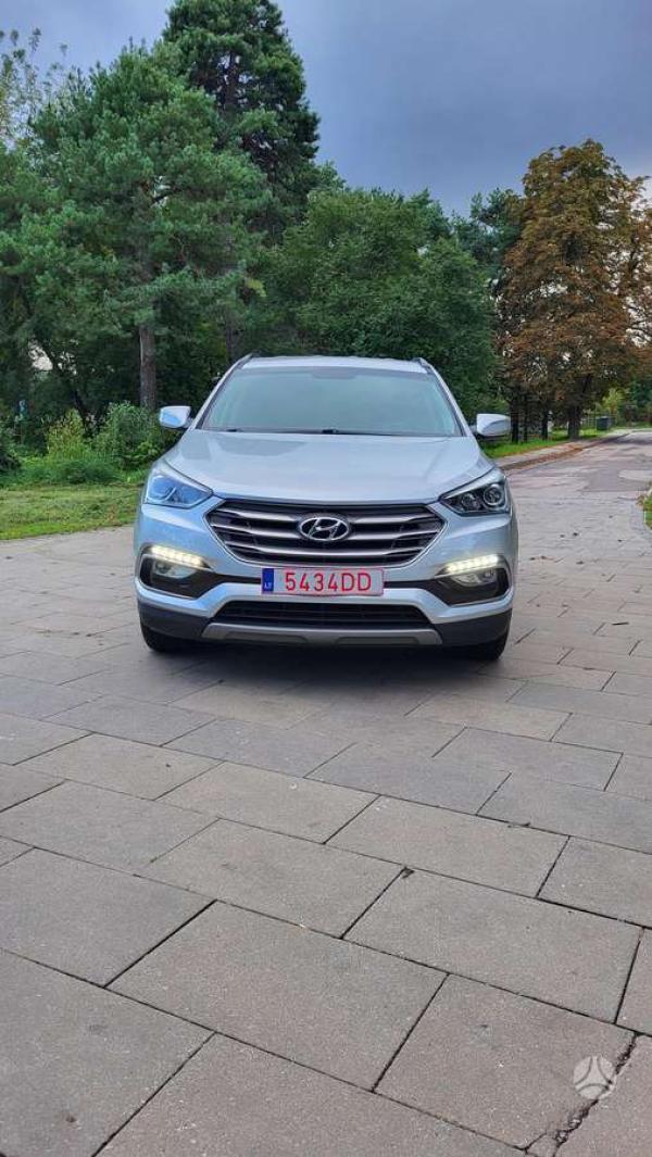 Pelēks Hyundai Grand Santa Fe 2018 Viļņa, ar dzinēja tilpumu 2.40 L un nobraukumu 86 tūkst. km par 14800 €, foto 4 vietnē AUTOMOTO.COM.LV