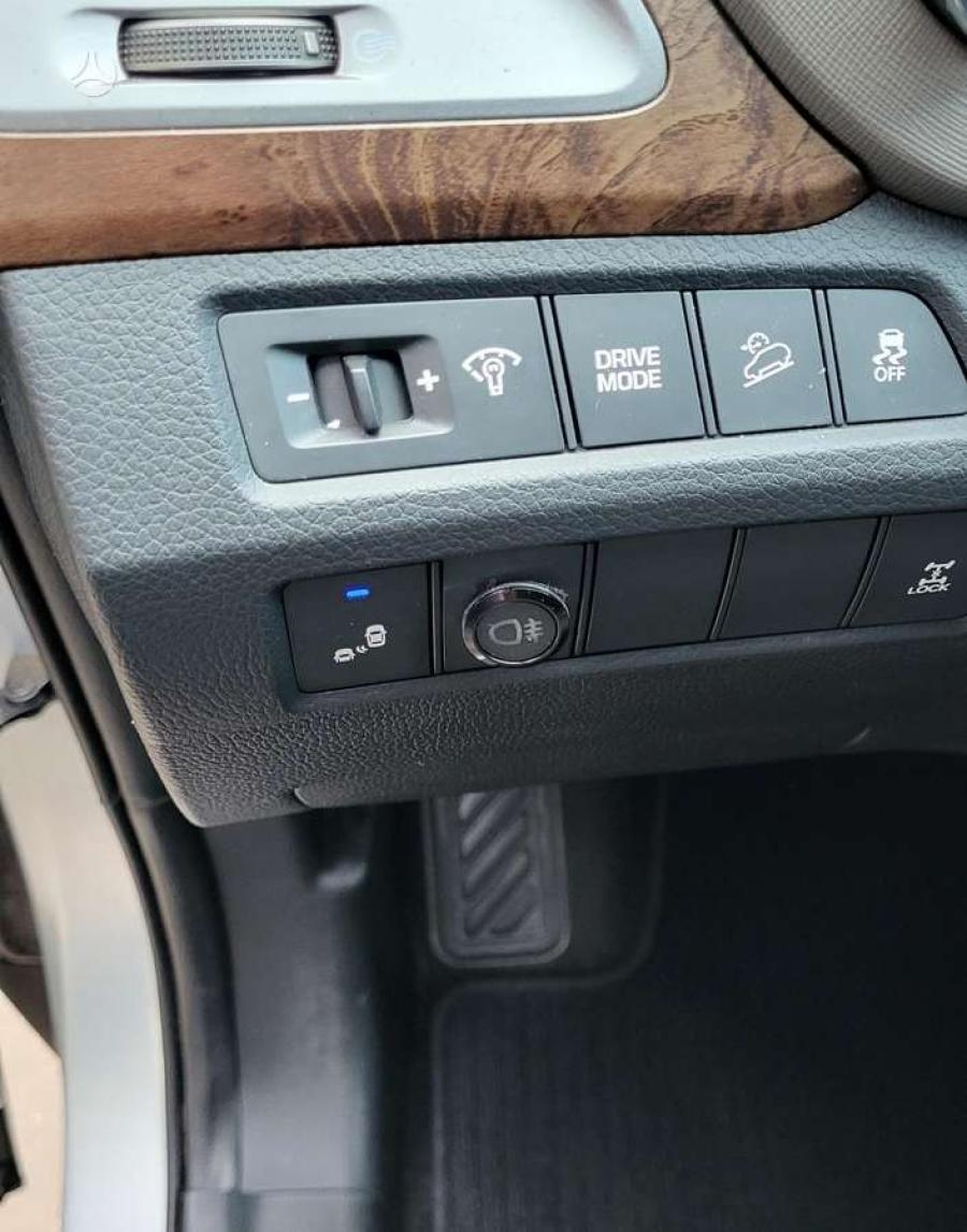 Pelēks Hyundai Grand Santa Fe 2018 Viļņa, ar dzinēja tilpumu 2.40 L un nobraukumu 86 tūkst. km par 14800 €, foto 12 vietnē AUTOMOTO.COM.LV