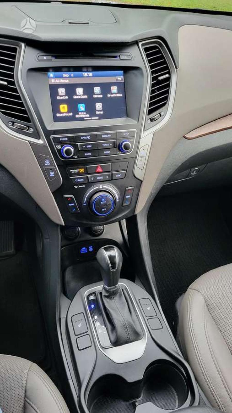 Pelēks Hyundai Grand Santa Fe 2018 Viļņa, ar dzinēja tilpumu 2.40 L un nobraukumu 86 tūkst. km par 14800 €, foto 13 vietnē AUTOMOTO.COM.LV