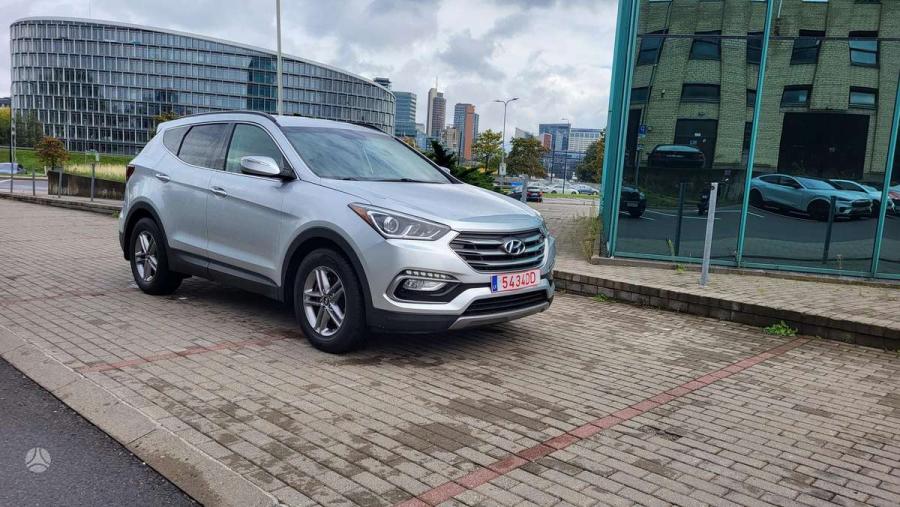 Pelēks Hyundai Grand Santa Fe 2018 Viļņa, ar dzinēja tilpumu 2.40 L un nobraukumu 86 tūkst. km par 14800 €, foto 6 vietnē AUTOMOTO.COM.LV