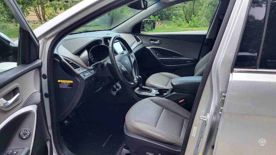 Pelēks Hyundai Grand Santa Fe 2018 Viļņa, ar dzinēja tilpumu 2.40 L un nobraukumu 86 tūkst. km par 14800 €, foto 9 vietnē AUTOMOTO.COM.LV