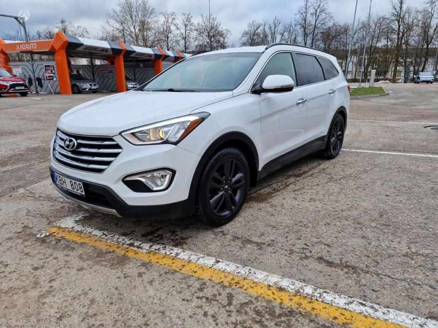 Balts Hyundai Grand Santa Fe 2014 Marijampole, ar dzinēja tilpumu 3.30 L un nobraukumu 140 tūkst. km par 10200 €, foto 1 vietnē AUTOMOTO.COM.LV