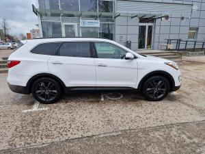 Balts Hyundai Grand Santa Fe 2014 Marijampole, ar dzinēja tilpumu 3.30 L un nobraukumu 140 tūkst. km par 10200 €, foto 6 vietnē AUTOMOTO.COM.LV