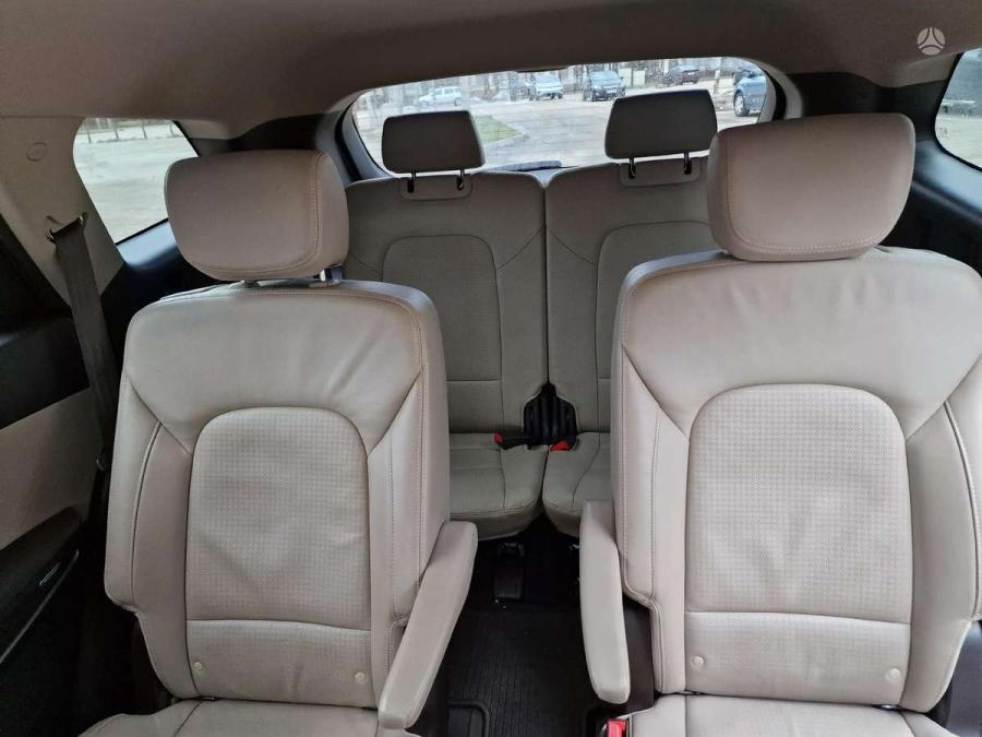 Balts Hyundai Grand Santa Fe 2014 Marijampole, ar dzinēja tilpumu 3.30 L un nobraukumu 140 tūkst. km par 10200 €, foto 16 vietnē AUTOMOTO.COM.LV