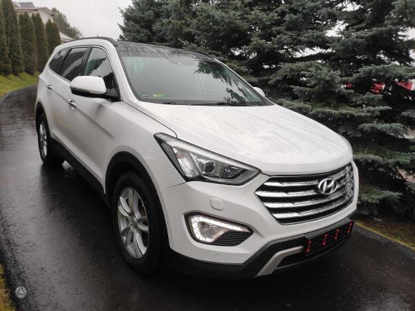 Balts Hyundai Grand Santa Fe 2014 Utena, ar dzinēja tilpumu 2.20 L un nobraukumu 148 tūkst. km par 10800 €, foto 1 vietnē AUTOMOTO.COM.LV