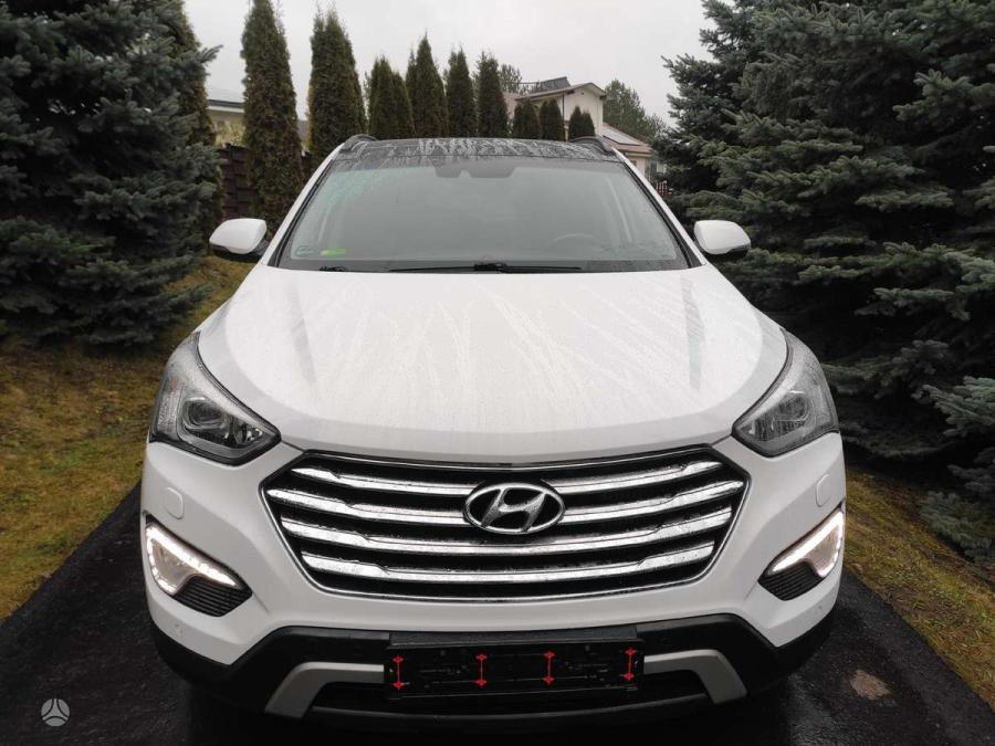 White Hyundai Grand Santa Fe 2014 in Utena, with an engine capacity of 2.20 L and mileage of 148 thousand km for 10800 €, photo 2 on AUTOMOTO.COM.LV