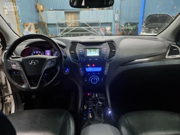 Balts Hyundai Grand Santa Fe 2015 Alīta, ar dzinēja tilpumu 3.30 L un nobraukumu 84 tūkst. km par 13150 €, foto 9 vietnē AUTOMOTO.COM.LV