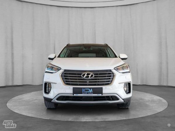White Hyundai Grand Santa Fe 2017 in Marijampole, with an engine capacity of 2.20 L and mileage of 88 thousand km for 20850 €, photo 3 on AUTOMOTO.COM.LV