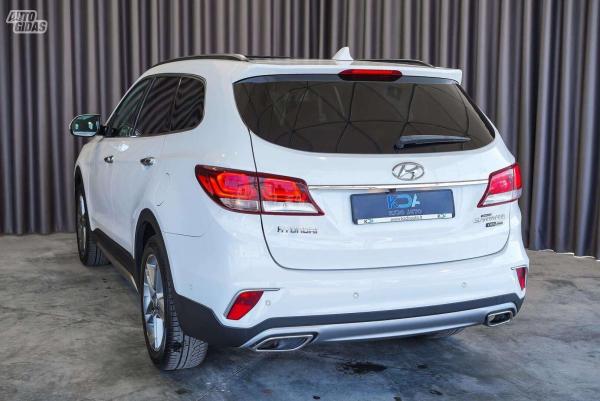 White Hyundai Grand Santa Fe 2017 in Marijampole, with an engine capacity of 2.20 L and mileage of 88 thousand km for 20850 €, photo 9 on AUTOMOTO.COM.LV