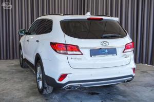 White Hyundai Grand Santa Fe 2017 in Marijampole, with an engine capacity of 2.20 L and mileage of 88 thousand km for 20850 €, photo 10 on AUTOMOTO.COM.LV