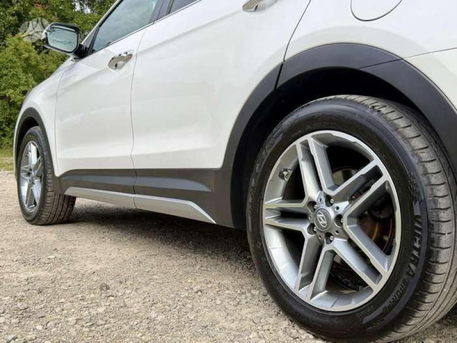 Balts Hyundai Grand Santa Fe 2017 Šauļi, ar dzinēja tilpumu 2.20 L un nobraukumu 232 tūkst. km par 17999 €, foto 24 vietnē AUTOMOTO.COM.LV