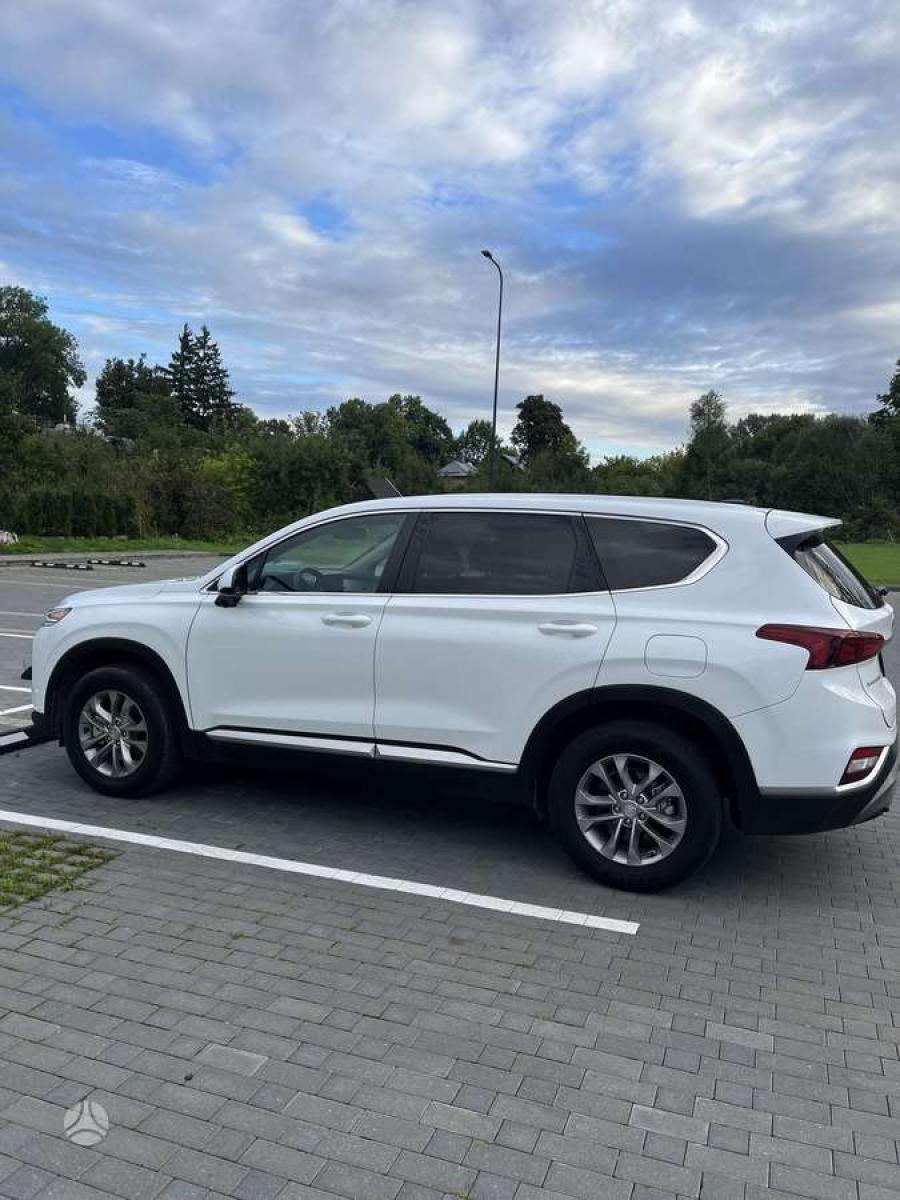 White Hyundai Grand Santa Fe 2019 in Kaunas, with an engine capacity of 2.40 L and mileage of 208 thousand km for 14500 €, photo 6 on AUTOMOTO.COM.LV