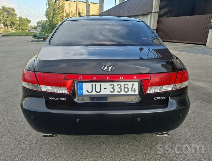 Melns Hyundai Grandeur 2010 Daugavpils, ar dzinēja tilpumu 2.20 L un nobraukumu 292 tūkst. km par 3400 €, foto 9 vietnē AUTOMOTO.COM.LV