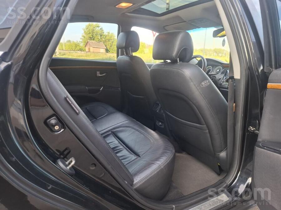Melns Hyundai Grandeur 2010 Daugavpils, ar dzinēja tilpumu 2.20 L un nobraukumu 292 tūkst. km par 3400 €, foto 21 vietnē AUTOMOTO.COM.LV