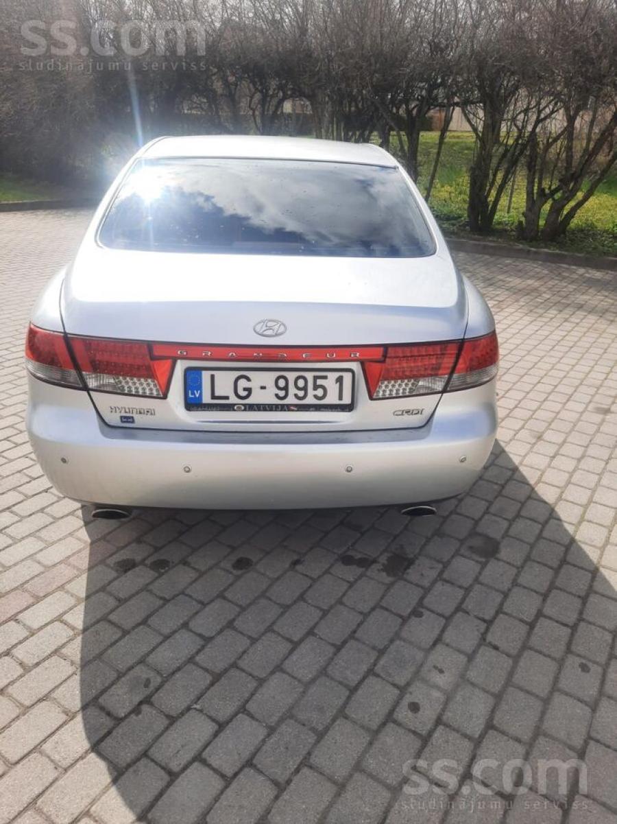 Pelēks Hyundai Grandeur 2007 Dobele, ar dzinēja tilpumu 2.20 L un nobraukumu 250 tūkst. km par 5000 €, foto 11 vietnē AUTOMOTO.COM.LV