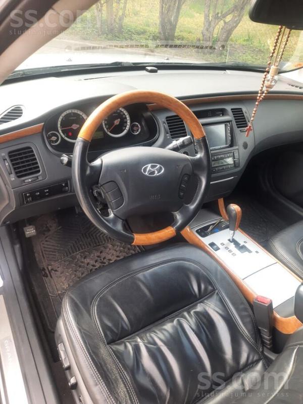 Hyundai Grandeur 2007 in Dobele, with an engine capacity of 2.20 L and mileage of 250 thousand km for 3800 €, photo 8 on AUTOMOTO.COM.LV