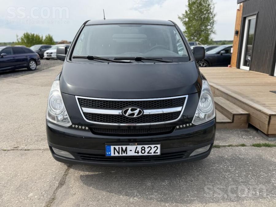 Black Hyundai H-1 2010 in Riga, with an engine capacity of 2.50 L and mileage of 334 thousand km for 4500 €, photo 3 on AUTOMOTO.COM.LV