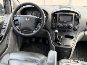 Black Hyundai H-1 2010 in Riga, with an engine capacity of 2.50 L and mileage of 334 thousand km for 4500 €, photo 5 on AUTOMOTO.COM.LV