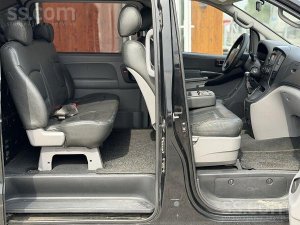 Melns Hyundai H-1 2010 Rīga, ar dzinēja tilpumu 2.50 L un nobraukumu 334 tūkst. km par 4500 €, foto 10 vietnē AUTOMOTO.COM.LV