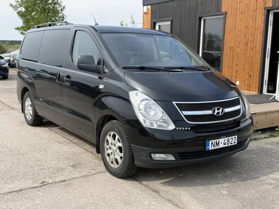 Melns Hyundai H-1 2010 Rīga, ar dzinēja tilpumu 2.50 L un nobraukumu 334 tūkst. km par 4500 €, foto 1 vietnē AUTOMOTO.COM.LV