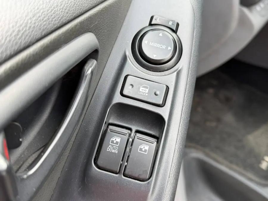 Melns Hyundai H-1 2010 Rīga, ar dzinēja tilpumu 2.50 L un nobraukumu 334 tūkst. km par 4500 €, foto 6 vietnē AUTOMOTO.COM.LV