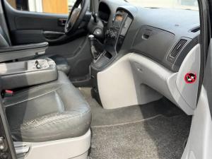 Melns Hyundai H-1 2010 Rīga, ar dzinēja tilpumu 2.50 L un nobraukumu 334 tūkst. km par 4500 €, foto 9 vietnē AUTOMOTO.COM.LV