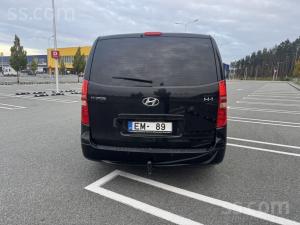 Black Hyundai H-1 2012 in Riga, with an engine capacity of 2.50 L and mileage of 222 thousand km for 8500 €, photo 7 on AUTOMOTO.COM.LV