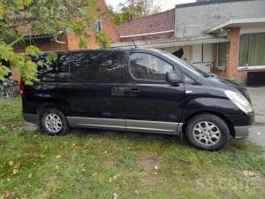 Black Hyundai H-1 2012 in Daugavpils, with an engine capacity of 2.50 L and mileage of 285 thousand km for 3800 €, photo 3 on AUTOMOTO.COM.LV