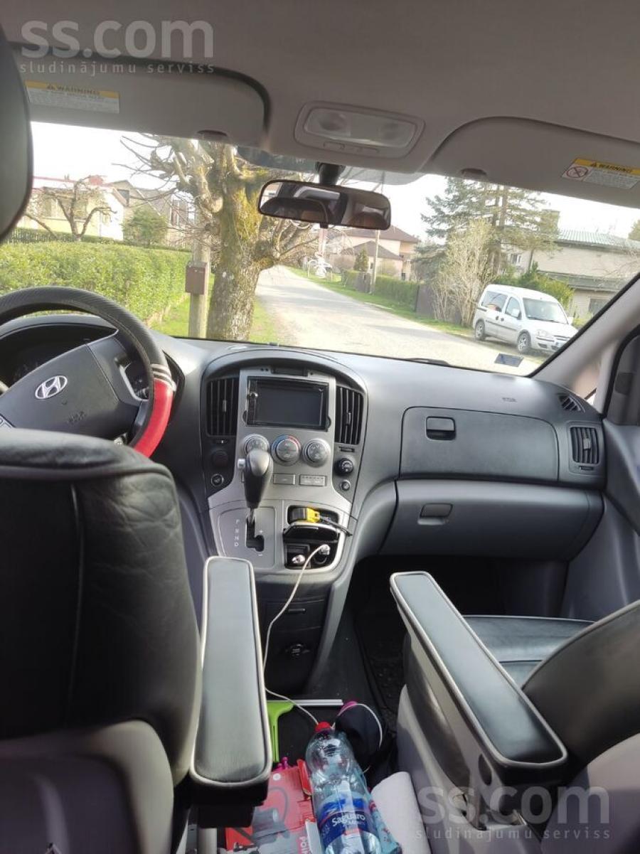 Black Hyundai H-1 2012 in Riga, with an engine capacity of 2.50 L and mileage of 282 thousand km for 7200 €, photo 5 on AUTOMOTO.COM.LV
