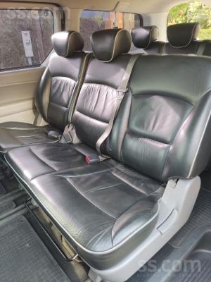 Black Hyundai H-1 2012 in Riga, with an engine capacity of 2.50 L and mileage of 282 thousand km for 7200 €, photo 8 on AUTOMOTO.COM.LV