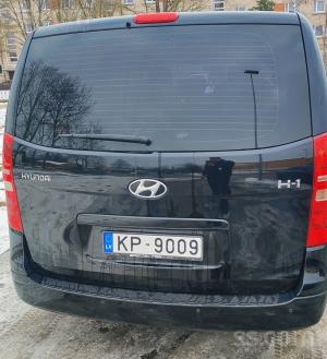 Black Hyundai H-1 2013 in Rezekne, with an engine capacity of 2.50 L and mileage of 344 thousand km for 9800 €, photo 3 on AUTOMOTO.COM.LV