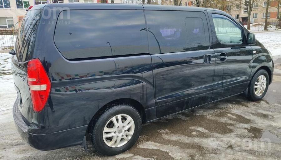 Black Hyundai H-1 2013 in Rezekne, with an engine capacity of 2.50 L and mileage of 344 thousand km for 9800 €, photo 4 on AUTOMOTO.COM.LV