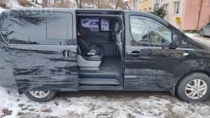 Black Hyundai H-1 2013 in Rezekne, with an engine capacity of 2.50 L and mileage of 344 thousand km for 9800 €, photo 8 on AUTOMOTO.COM.LV