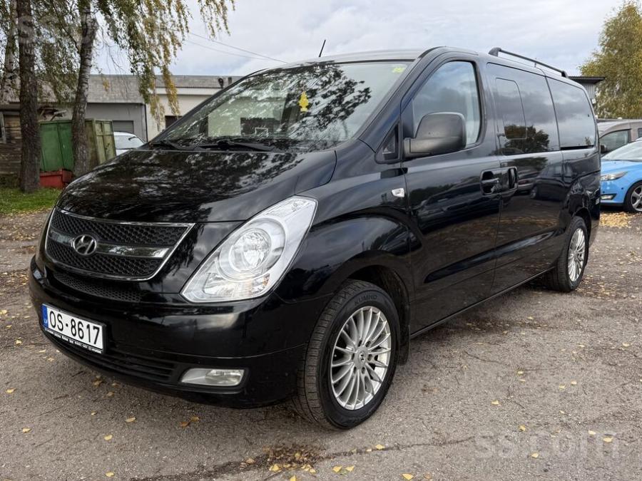 Black Hyundai H-1 2011 in Riga, with an engine capacity of 2.50 L and mileage of 0 thousand km for 8990 €, photo 3 on AUTOMOTO.COM.LV