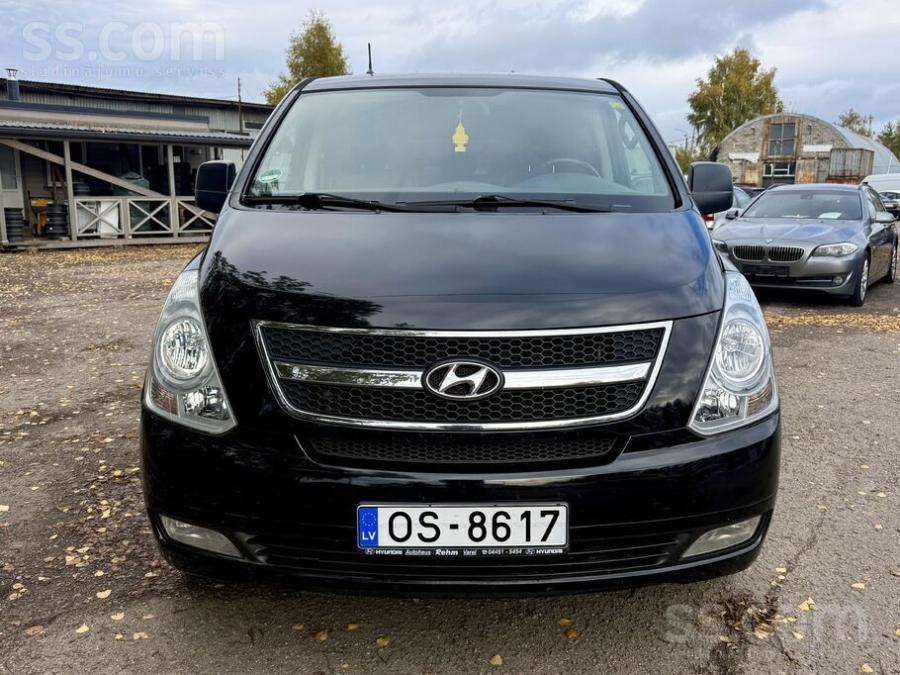 Black Hyundai H-1 2011 in Riga, with an engine capacity of 2.50 L and mileage of 0 thousand km for 8990 €, photo 4 on AUTOMOTO.COM.LV