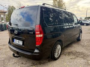 Black Hyundai H-1 2011 in Riga, with an engine capacity of 2.50 L and mileage of 0 thousand km for 8990 €, photo 5 on AUTOMOTO.COM.LV