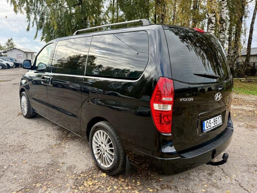 Black Hyundai H-1 2011 in Riga, with an engine capacity of 2.50 L and mileage of 0 thousand km for 8990 €, photo 7 on AUTOMOTO.COM.LV