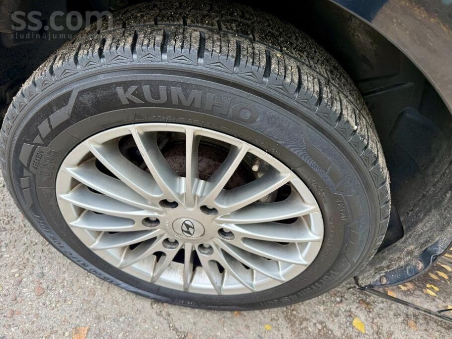 Black Hyundai H-1 2011 in Riga, with an engine capacity of 2.50 L and mileage of 0 thousand km for 8990 €, photo 8 on AUTOMOTO.COM.LV