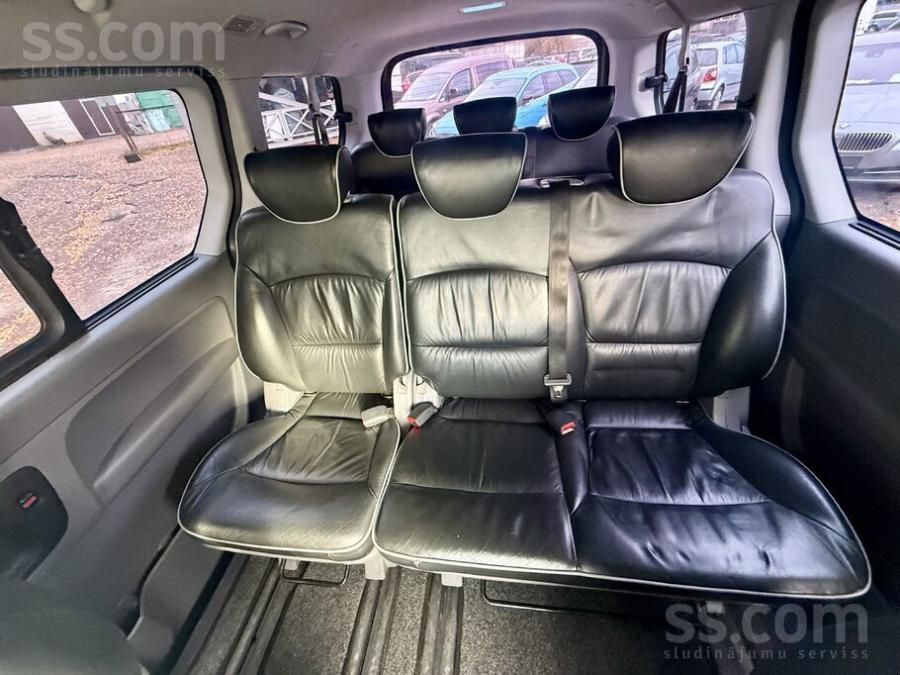 Black Hyundai H-1 2011 in Riga, with an engine capacity of 2.50 L and mileage of 0 thousand km for 8990 €, photo 23 on AUTOMOTO.COM.LV