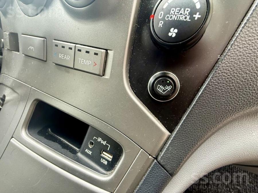 Black Hyundai H-1 2011 in Riga, with an engine capacity of 2.50 L and mileage of 0 thousand km for 8990 €, photo 27 on AUTOMOTO.COM.LV