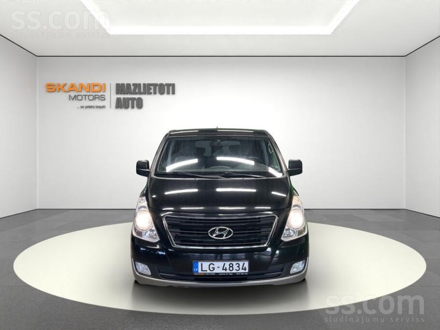 Melns Hyundai H-1 2015 Rīga, ar dzinēja tilpumu 2.50 L un nobraukumu 210 tūkst. km par 11790 €, foto 3 vietnē AUTOMOTO.COM.LV
