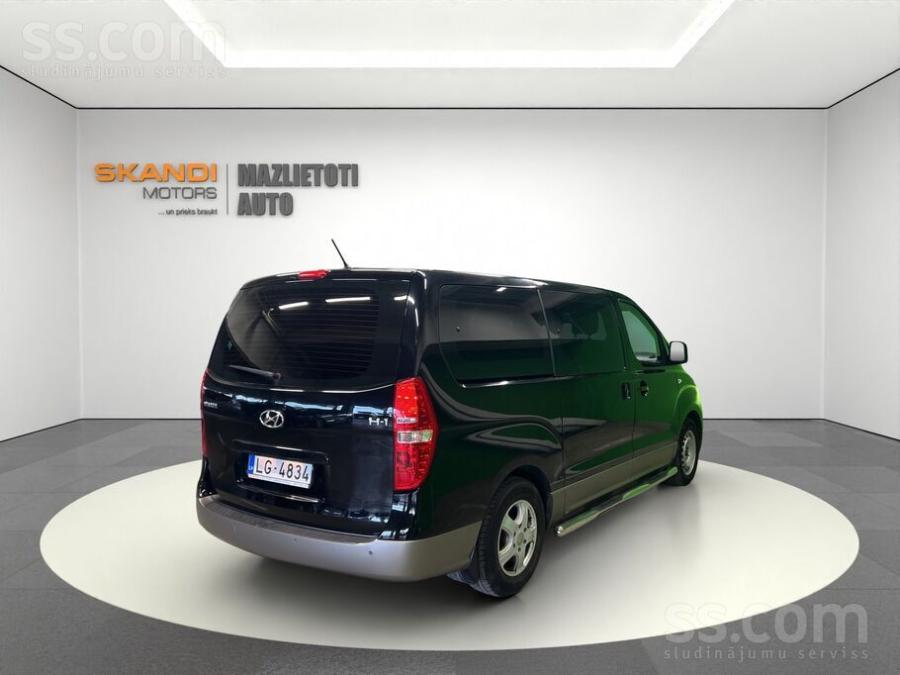 Melns Hyundai H-1 2015 Rīga, ar dzinēja tilpumu 2.50 L un nobraukumu 210 tūkst. km par 11790 €, foto 7 vietnē AUTOMOTO.COM.LV