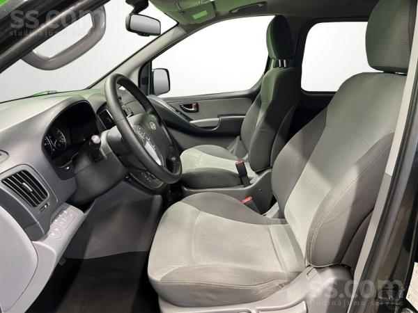 Melns Hyundai H-1 2015 Rīga, ar dzinēja tilpumu 2.50 L un nobraukumu 210 tūkst. km par 11790 €, foto 11 vietnē AUTOMOTO.COM.LV