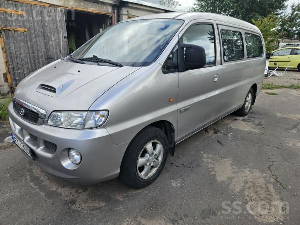 Grey Hyundai H-1 2006 in Jurmala, with an engine capacity of 2.50 L and mileage of 166 thousand km for 2950 €, photo 1 on AUTOMOTO.COM.LV
