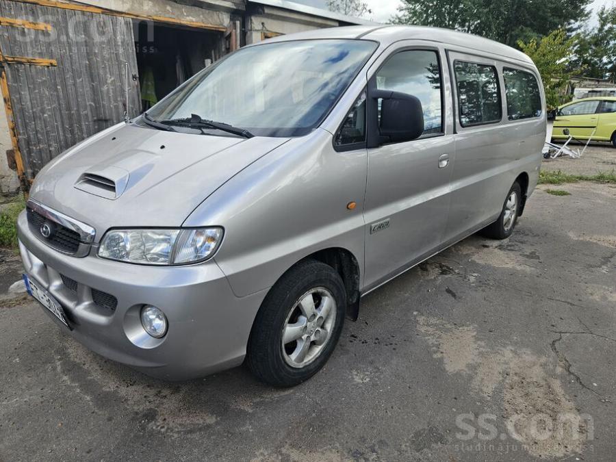 Grey Hyundai H-1 2006 in Jurmala, with an engine capacity of 2.50 L and mileage of 166 thousand km for 2950 €, photo 1 on AUTOMOTO.COM.LV