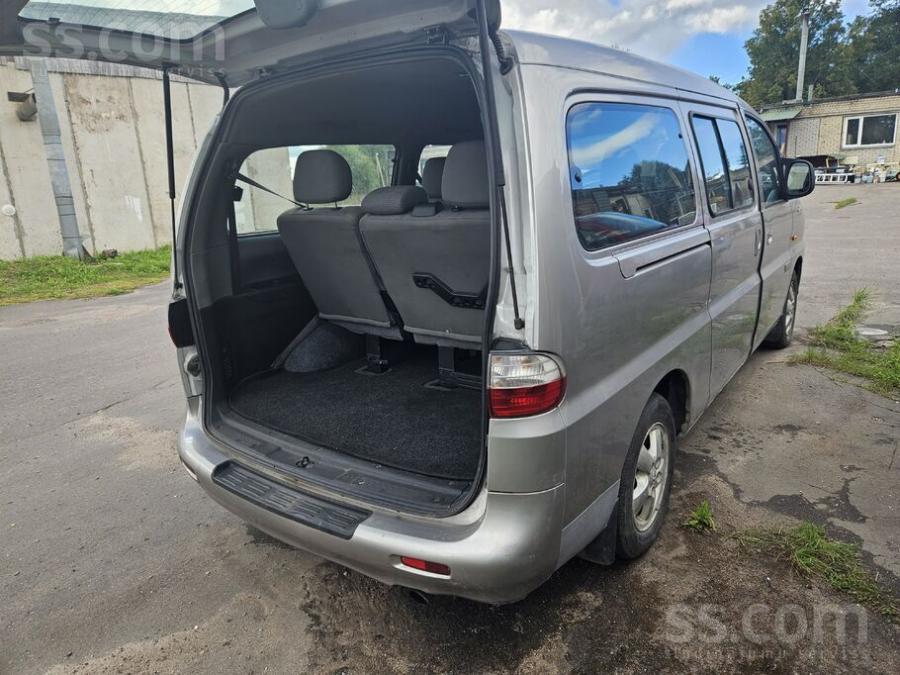 Grey Hyundai H-1 2006 in Jurmala, with an engine capacity of 2.50 L and mileage of 166 thousand km for 2950 €, photo 4 on AUTOMOTO.COM.LV