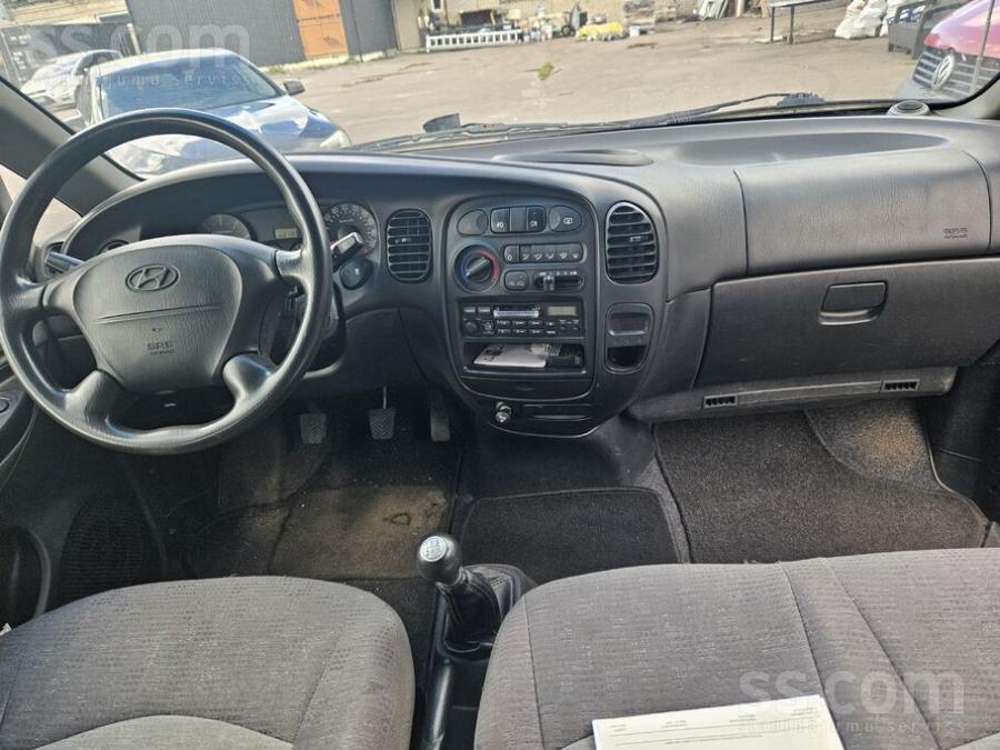 Grey Hyundai H-1 2006 in Jurmala, with an engine capacity of 2.50 L and mileage of 166 thousand km for 2950 €, photo 6 on AUTOMOTO.COM.LV