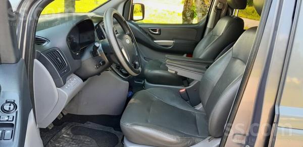 Grey Hyundai H-1 2010 in Daugavpils, with an engine capacity of 2.50 L and mileage of 335 thousand km for 6850 €, photo 5 on AUTOMOTO.COM.LV