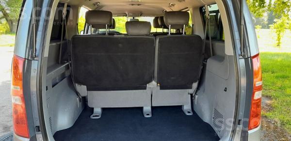 Grey Hyundai H-1 2010 in Daugavpils, with an engine capacity of 2.50 L and mileage of 335 thousand km for 6850 €, photo 10 on AUTOMOTO.COM.LV
